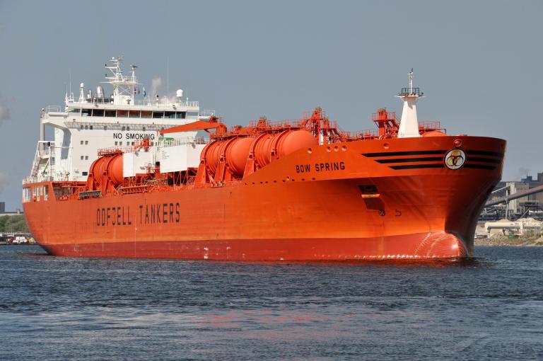 BOW SPRING, Chemical/Oil Products Tanker - Details and current position ...