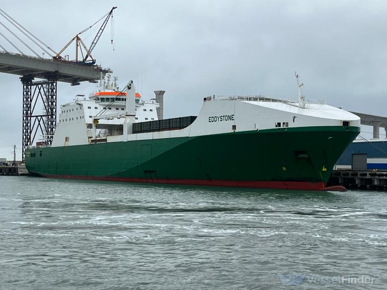 Ship Photos - VesselFinder