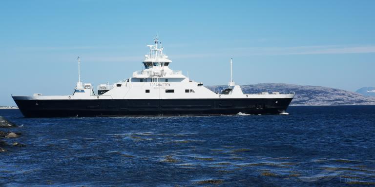 TORGHATTEN, Passenger/Ro-Ro Cargo Ship - Scheepsdetails en huidige ...
