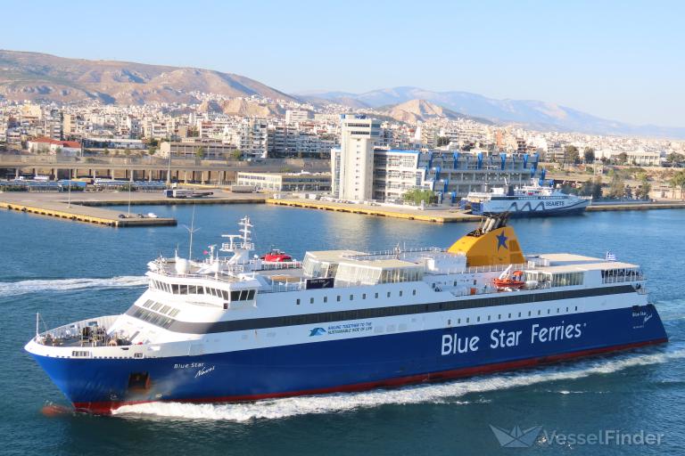 BLUE STAR NAXOS, Passenger/Ro-Ro Cargo Ship - Details and current ...