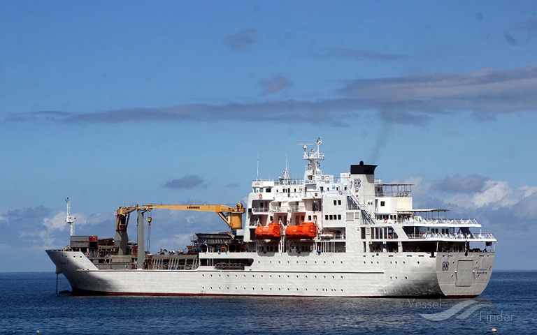 M2, Passenger Ship - Details and current position - IMO 9245354 ...