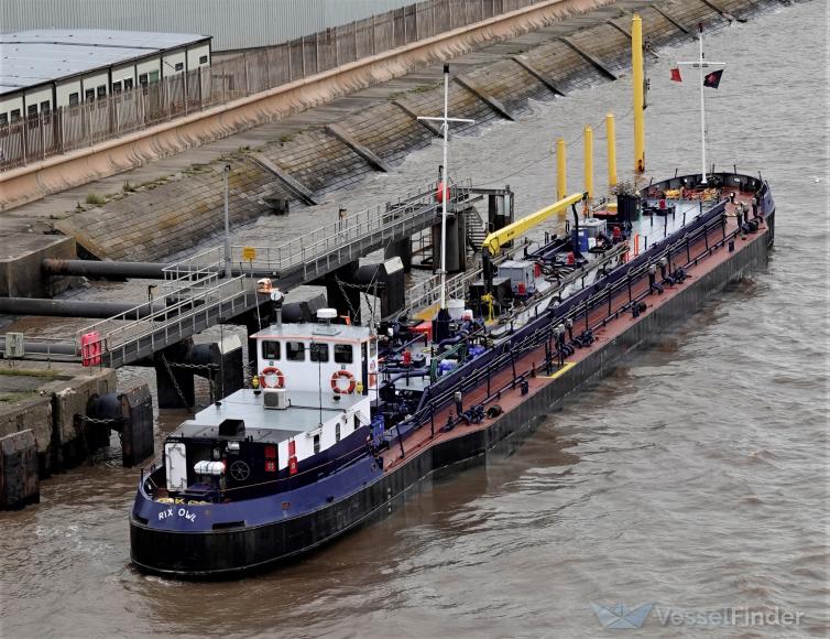 RIX OWL, Oil Products Tanker - Details and current position - IMO 9283588 - VesselFinder