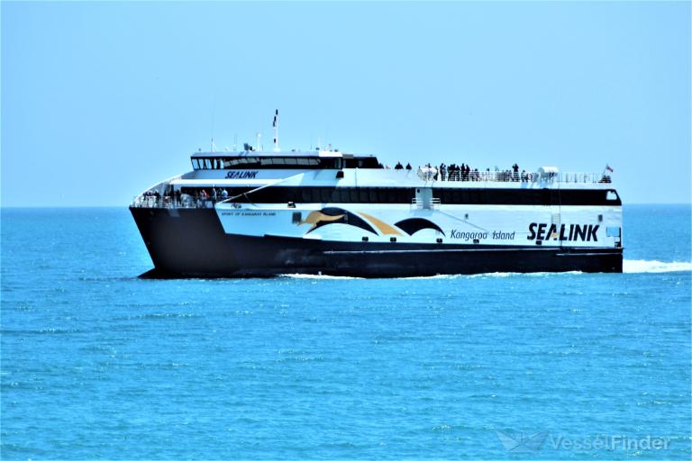 SPIRIT OF KANGAROO ISLAND, Passenger/Ro-Ro Cargo Ship - Details and ...