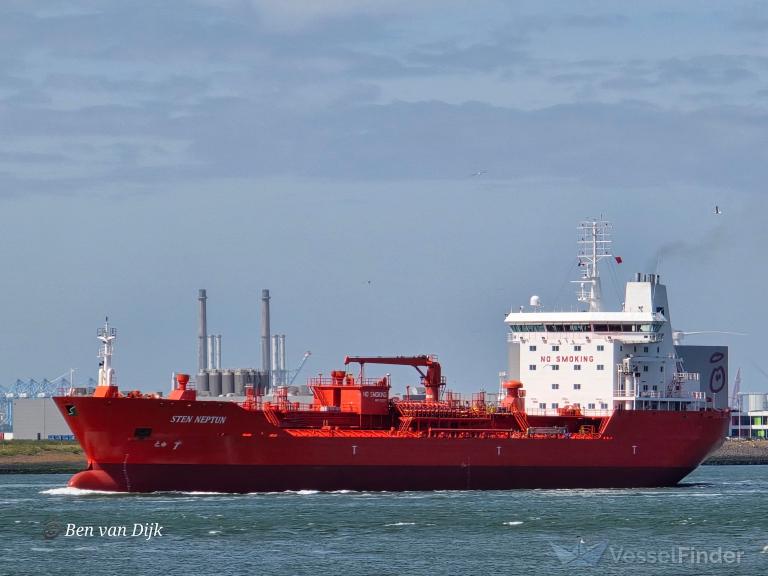 STEN NEPTUN, Chemical/Oil Products Tanker - Details and current ...