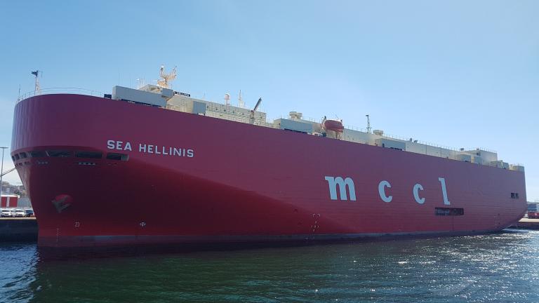 Ship photos - VesselFinder