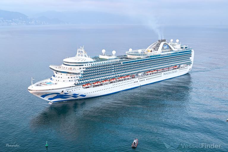 EMERALD PRINCESS, Passenger (Cruise) Ship - Details and current ...