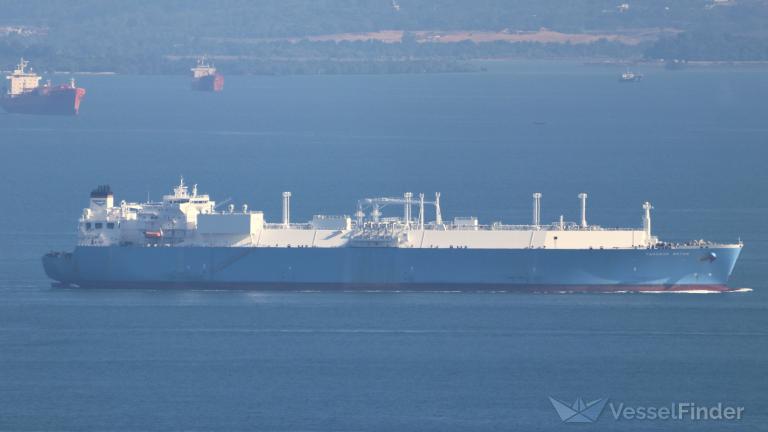 TANGGUH BATUR, LNG Tanker - Details and current position - IMO 9334284 ...