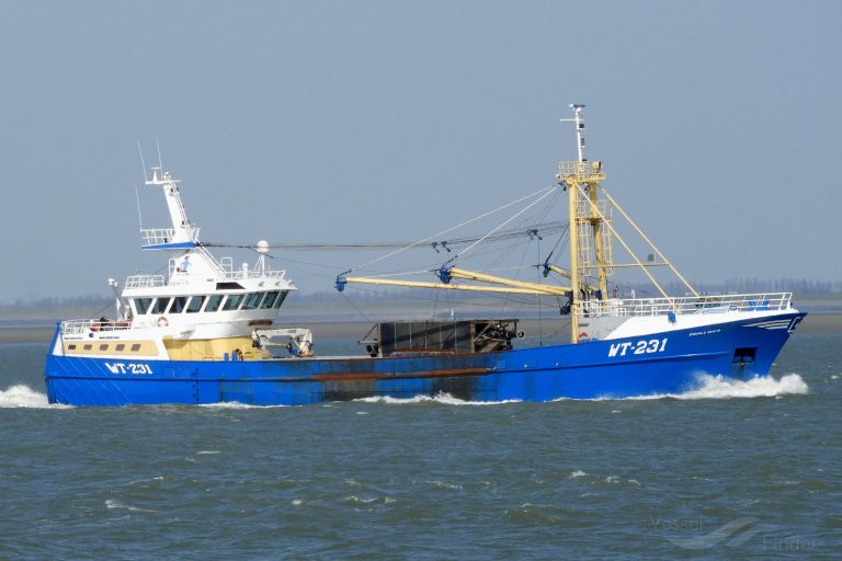 EMERALD GRATIA, Fishing Vessel - Details and current position - IMO ...