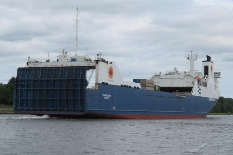 Ship photos - VesselFinder