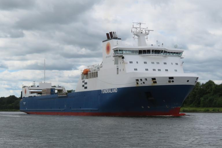 Ship photos - VesselFinder