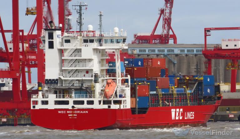 Schiffsfotos - VesselFinder