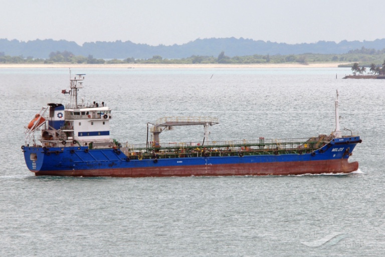 MILOS, Oil Products Tanker - Details and current position - IMO 9359337 ...