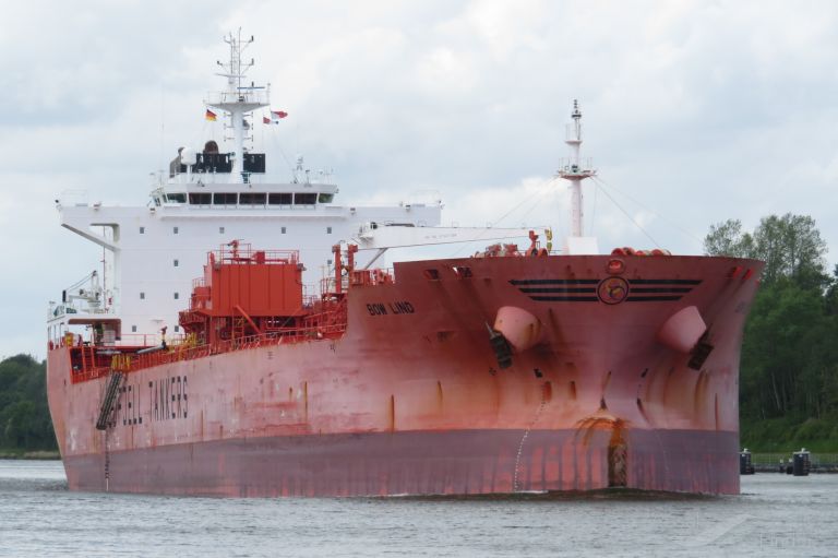 BOW LIND, Chemical/Oil Products Tanker - Details and current position ...