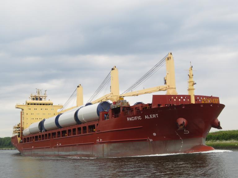 Free AIS Ship Tracking of Marine Traffic - VesselFinder