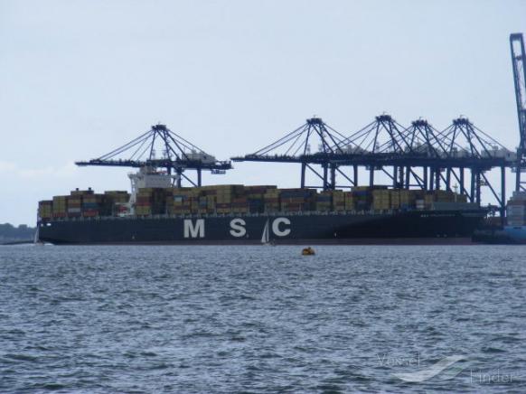 363m length MSC FRANCESCA arriving at port of felixstowe - 1st nov 2017