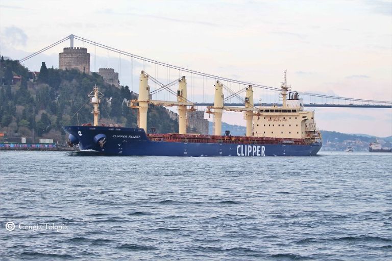 Ship photos - VesselFinder