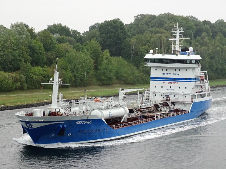 NEPTUNUS, Chemical/Oil Products Tanker - Details and current position ...