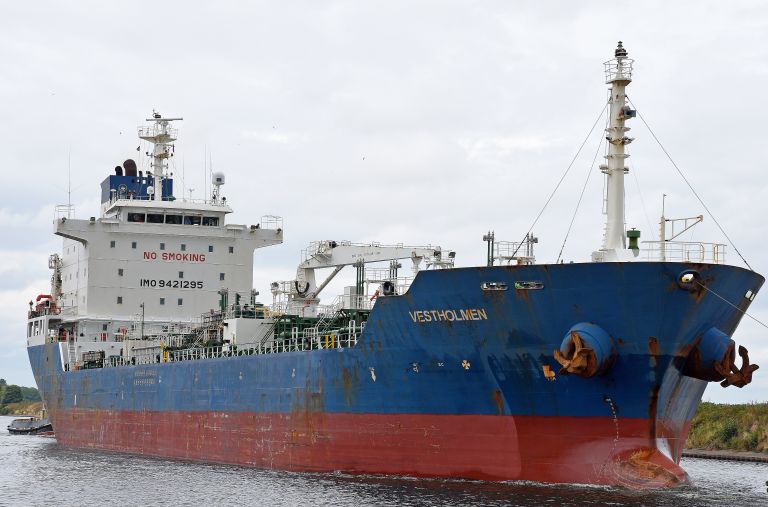 VESTHOLMEN, Chemical/Oil Products Tanker - Details and current position ...