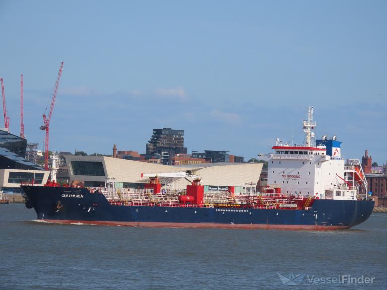 GULHOLMEN, Chemical/Oil Products Tanker - Details and current position ...