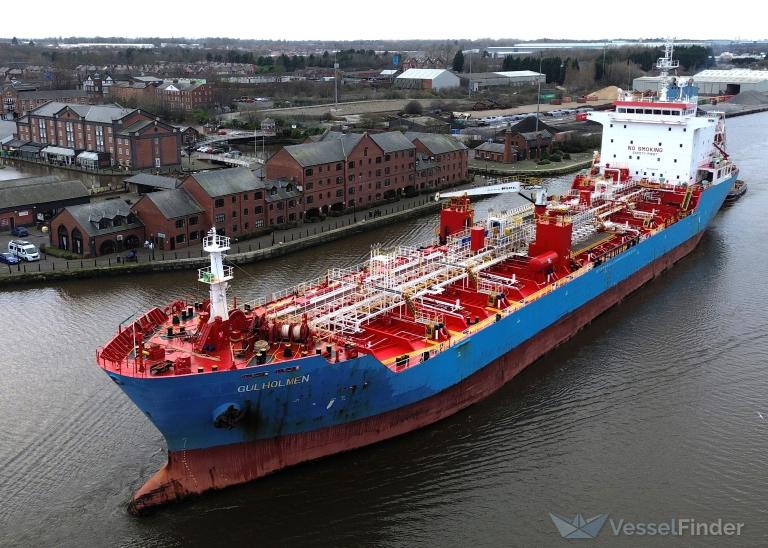 GULHOLMEN, Chemical/Oil Products Tanker - Details and current position ...
