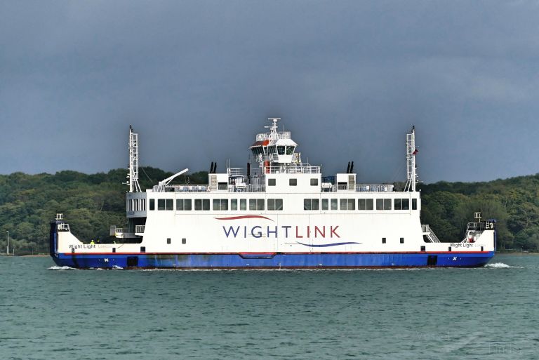 WIGHT LIGHT, Passenger/Ro-Ro Cargo Ship - Details and current position ...