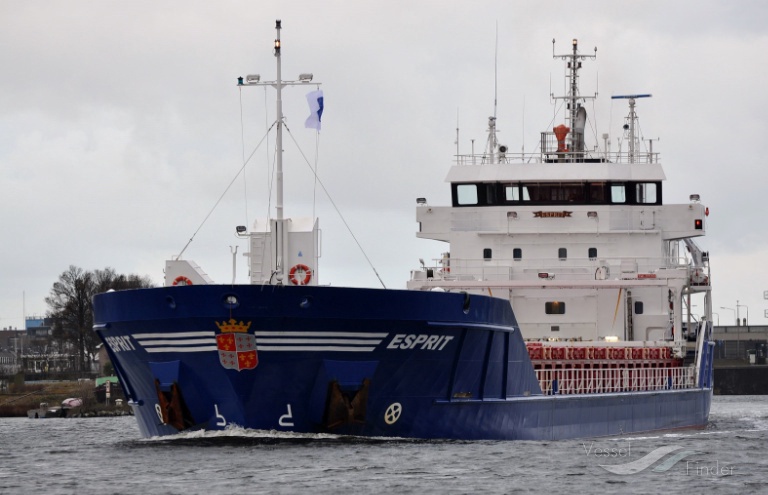 Free AIS Ship Tracking of Marine Traffic - VesselFinder