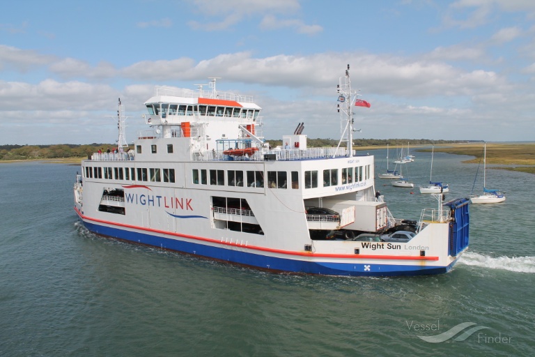 WIGHT SUN, Passenger/Ro-Ro Cargo Ship - Details and current position ...