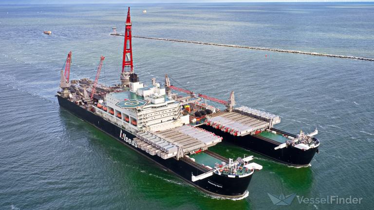 PIONEERING SPIRIT, Crane Ship - Scheepsdetails en huidige positie - IMO ...