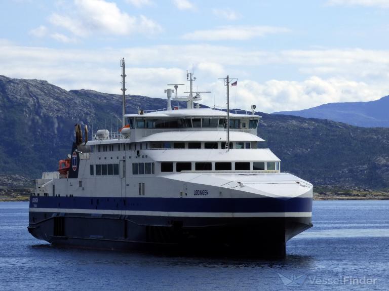 LODINGEN, Passenger/Ro-Ro Cargo Ship - Details and current position ...