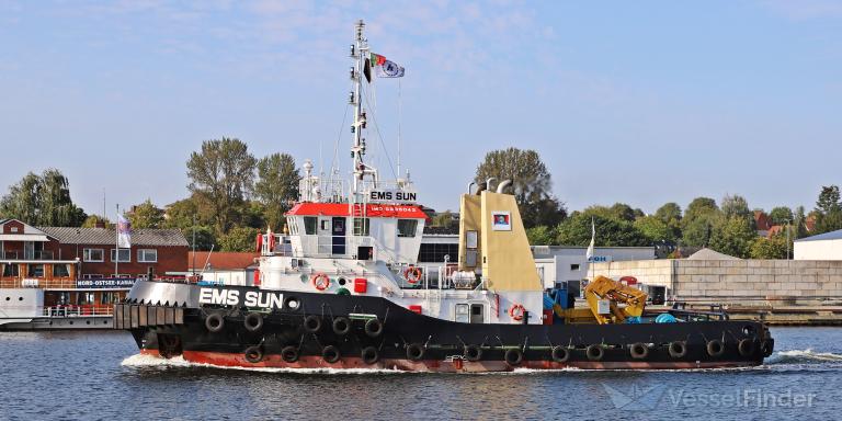 EMS SUN, Tug - Details and current position - IMO 9635042 - VesselFinder