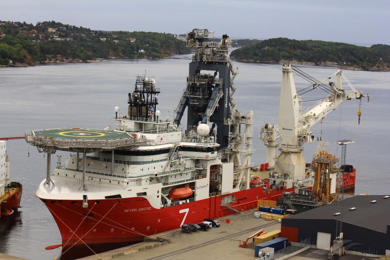 SEVEN ARCTIC, Pipe Layer - Details and current position - IMO 9695353 ...