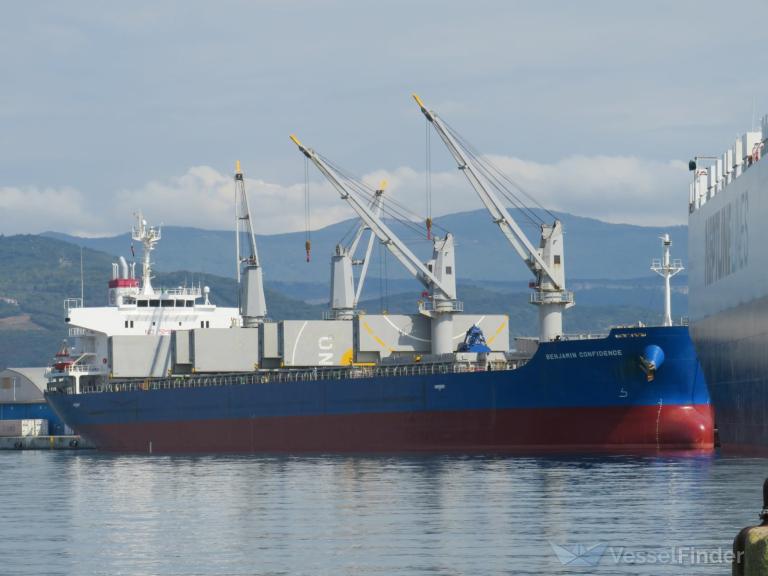 BENJAMIN CONFIDENCE, Bulk Carrier - Details and current position - IMO 9713234 - VesselFinder