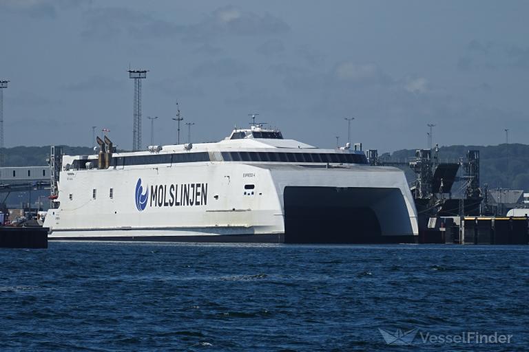 EXPRESS 4, Passenger/Ro-Ro Cargo Ship - Details and current position ...