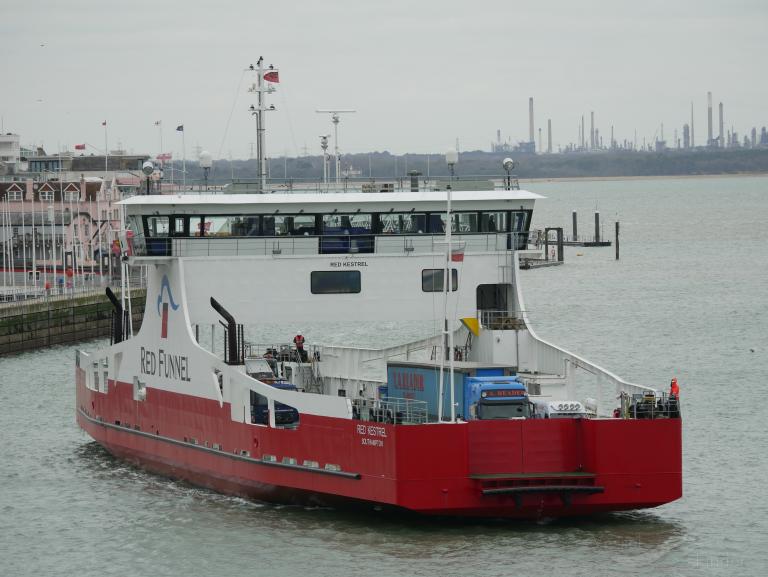 RED KESTREL, Ro-Ro Cargo Ship - Details and current position - IMO ...