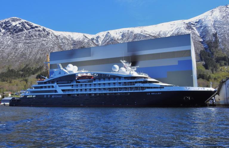 LE BELLOT, Passenger (Cruise) Ship - Данные судна и текущее положение ...