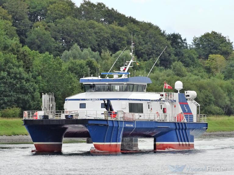 FOB SWATH 8, Offshore Tug/Supply Ship - Details and current position ...