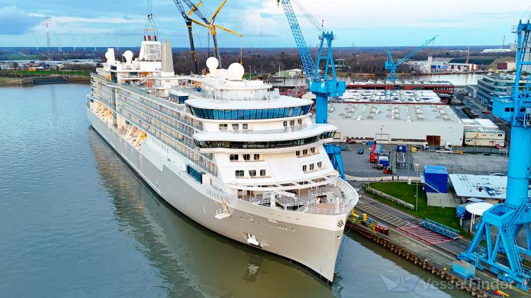 SILVER RAY, Passenger (Cruise) Ship - Details and current position - IMO 9886225 - VesselFinder