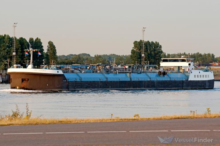 LNG LONDON, Bunkering Tanker - Details and current position - IMO ...