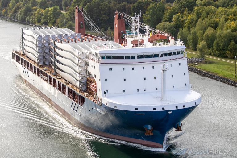 UHL FREEDOM, Heavy Load Carrier - Details and current position - IMO ...