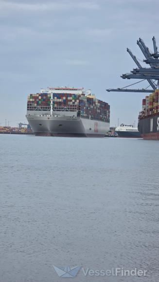 OOCL PIRAEUS, Container Ship - Details and current position - IMO 9908097 - VesselFinder