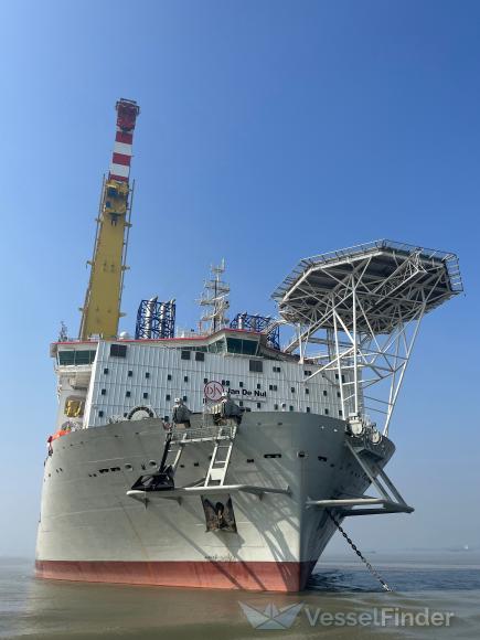 LES ALIZES, Crane Ship - Scheepsdetails en huidige positie - IMO ...