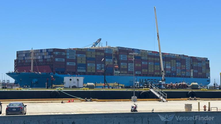 MAERSK CHARLESTON, Container Ship - Details and current position - IMO ...