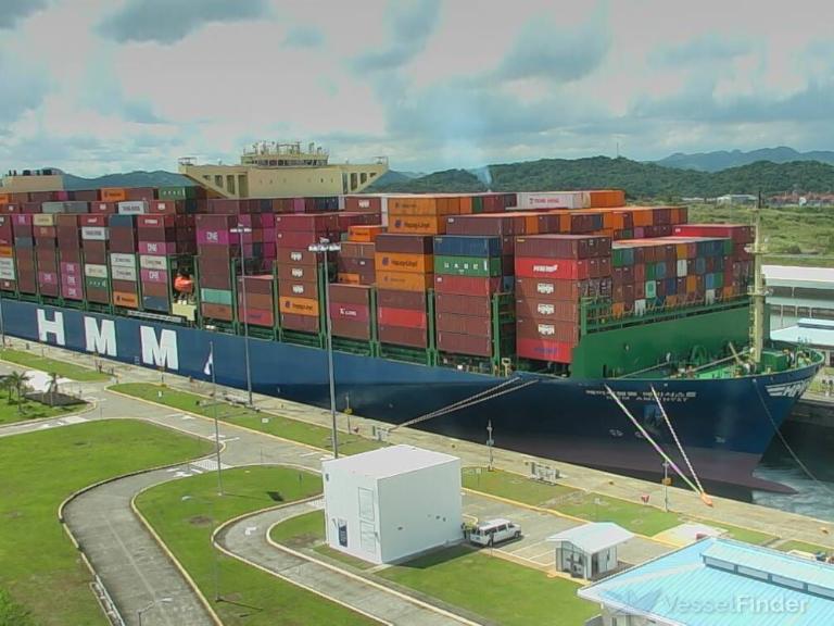 HMM AMETHYST, Container Ship - Details and current position - IMO ...