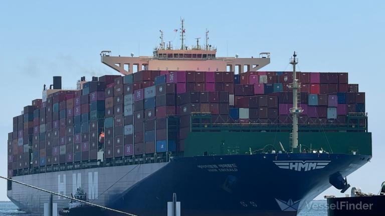 HMM EMERALD, Container Ship - Details and current position - IMO ...