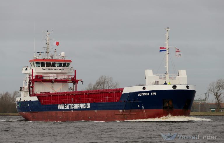 Schiffsfotos - VesselFinder